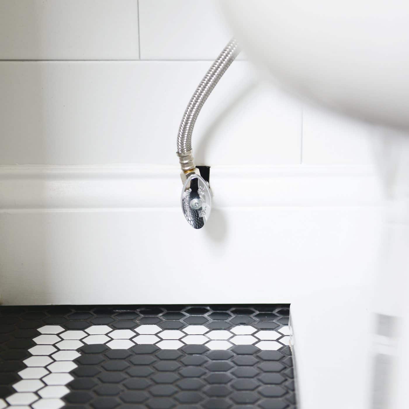 How-To Install a Toilet in 5 Easy Steps - Yellow Brick Home